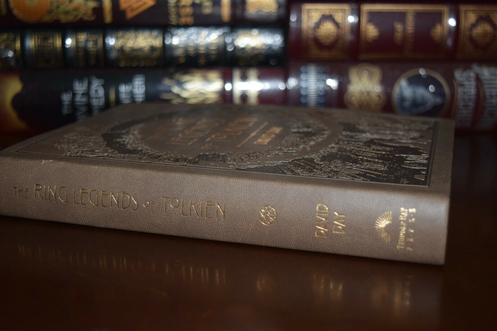 Ring Legends of Tolkien David Day Lord of Rings Illustrated Deluxe ...