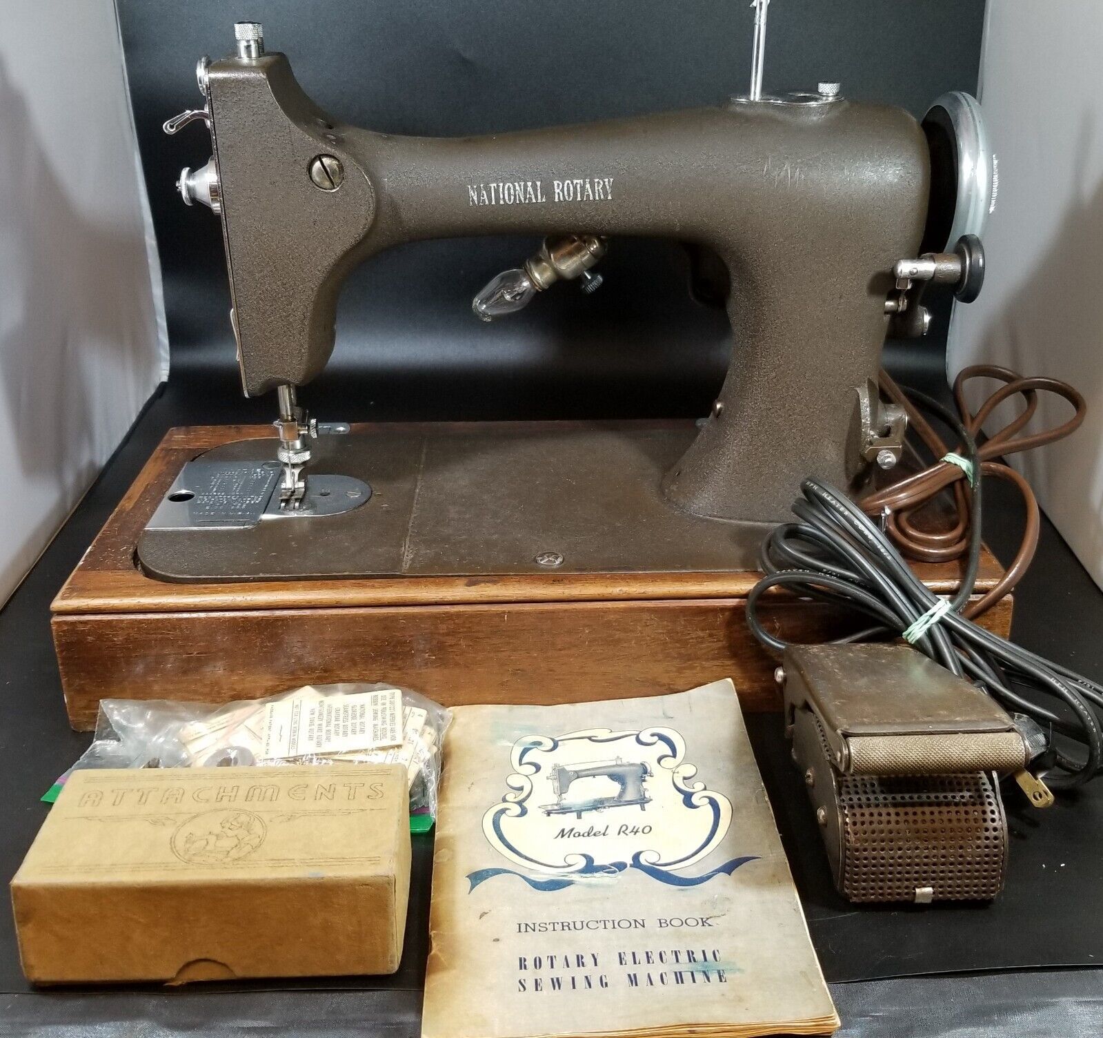 National Rotary Cast Iron Samsonite Sewing Machine - Model R 40 ...