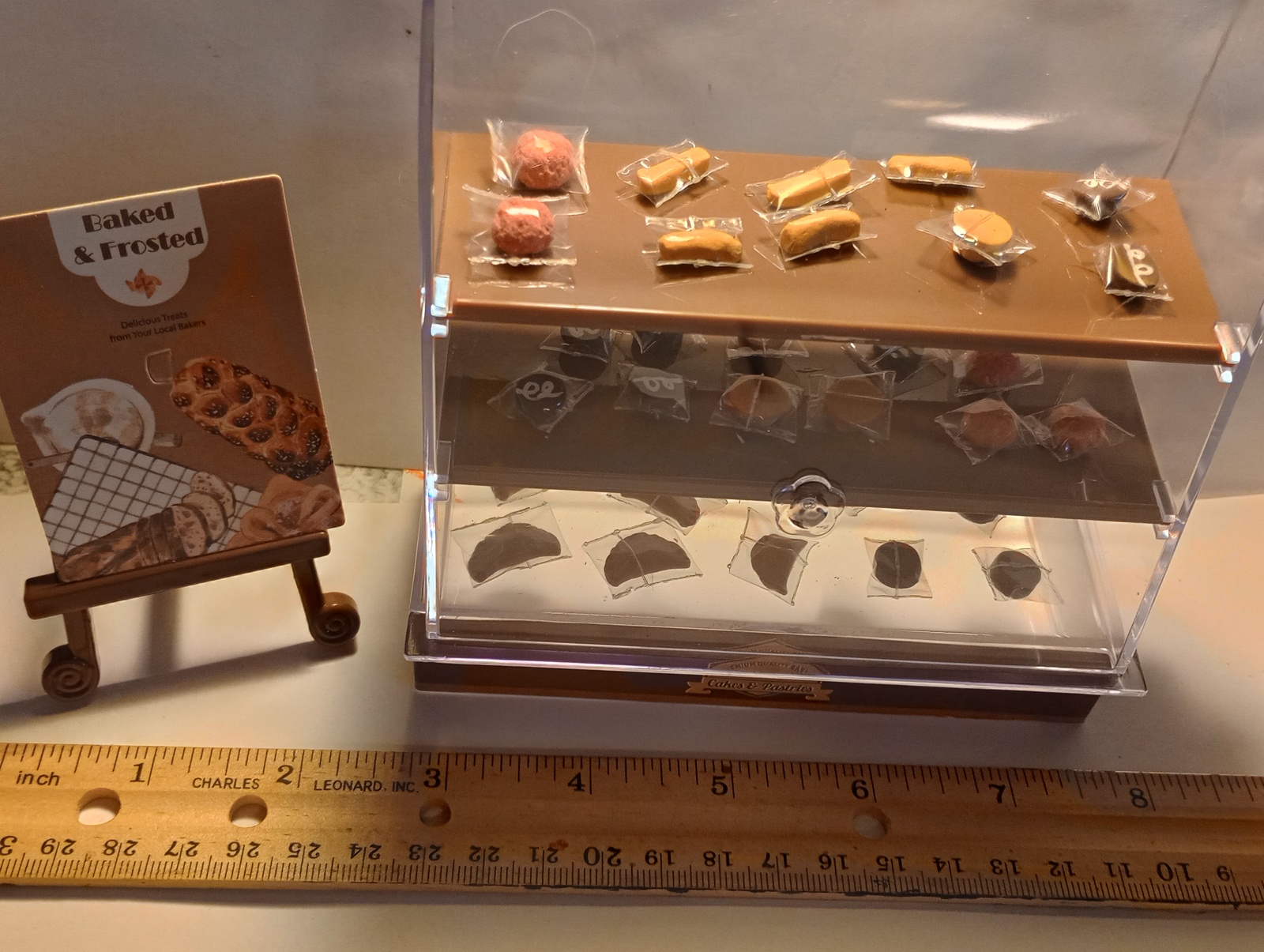1/12 scale Miniature Bakery Display Counter - Miniatures