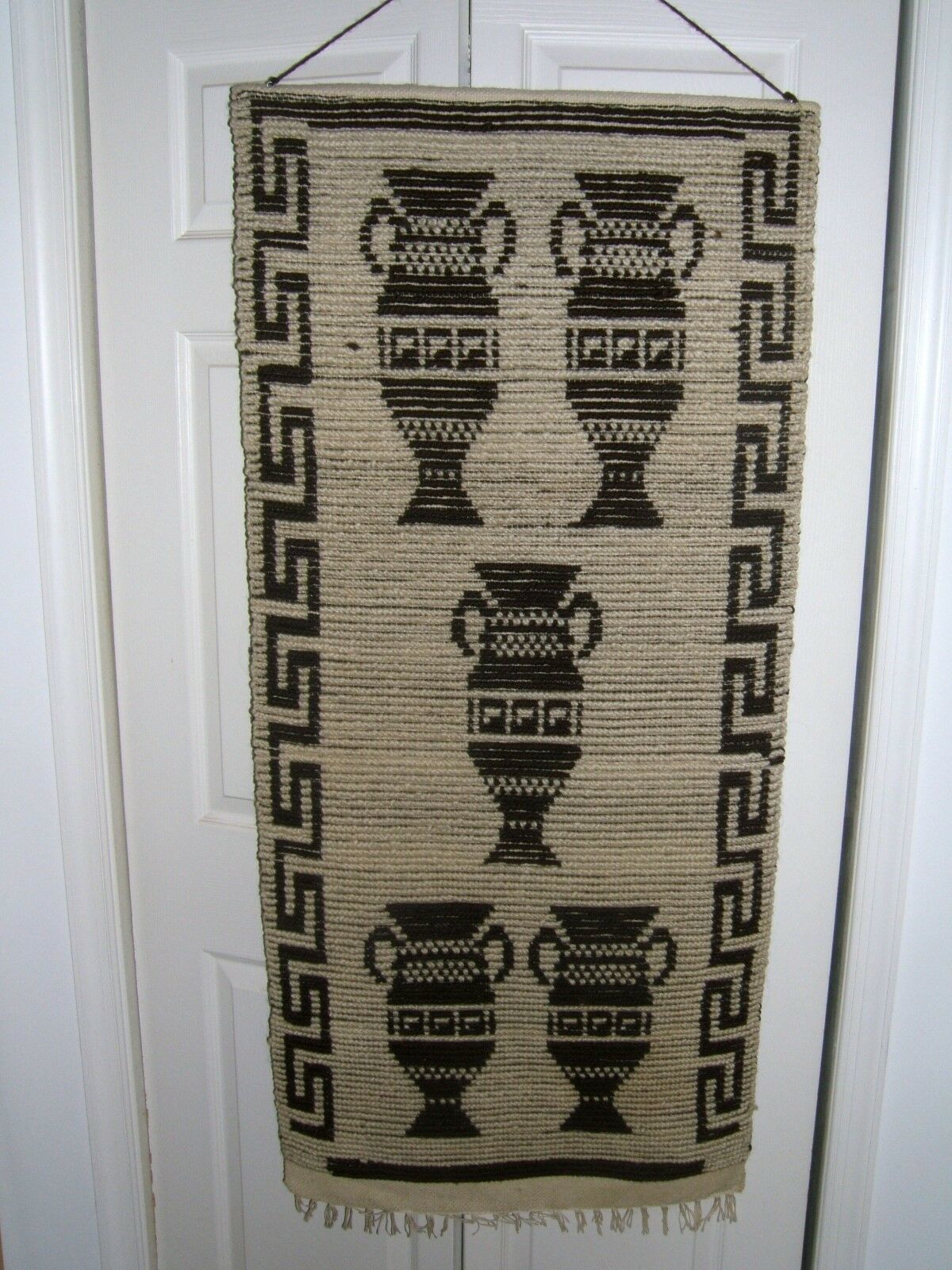 VINTAGE POTTERY JUG DESIGN RUG WALL HANGING (BEAUTIFUL) - Cultures ...