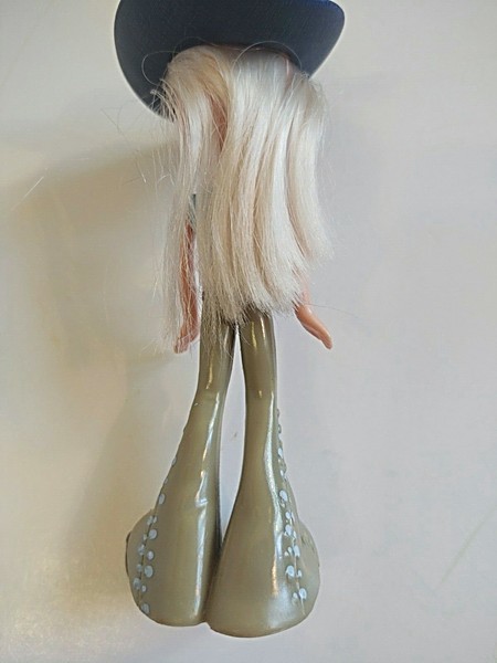 BRATZ Cow Girl Figure 2003 McDonalds Happy Meal Toy - Fast Food