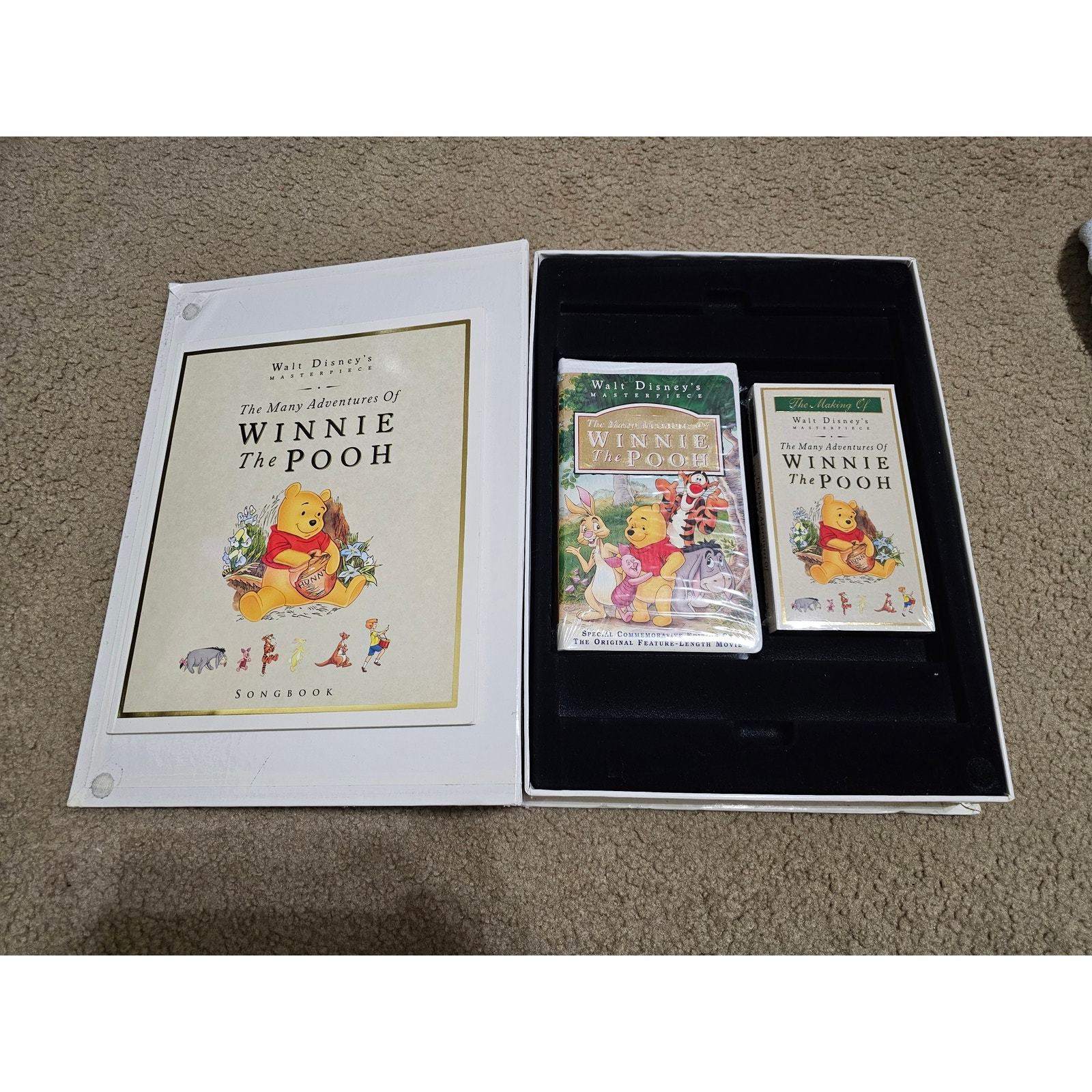 Walt Disney's The Many Adventures of Winnie the Pooh Exclusive Deluxe ...