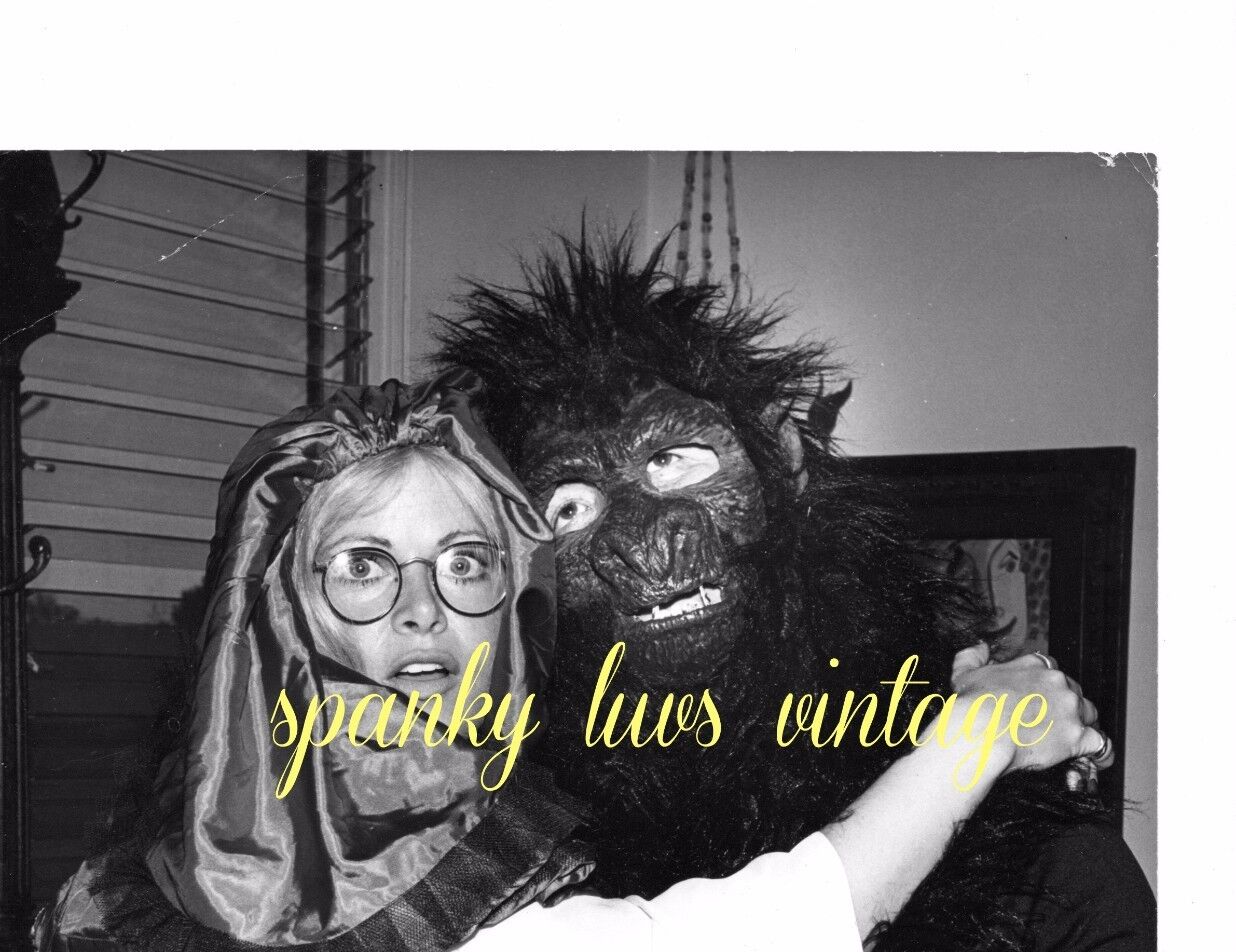 Vintage Celebrity Photo Sally Struthers Judy Derrick With Gorilla ...
