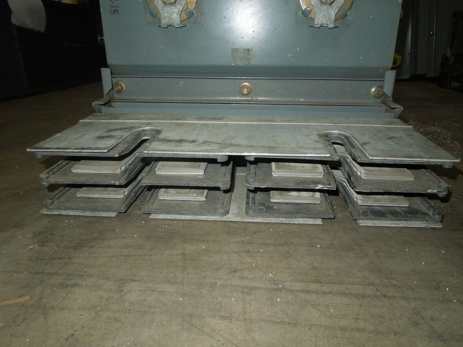 Square D AF-525-LEM8 I-Line Aluminum Feeder Busway 2500A 3ph 4W ...