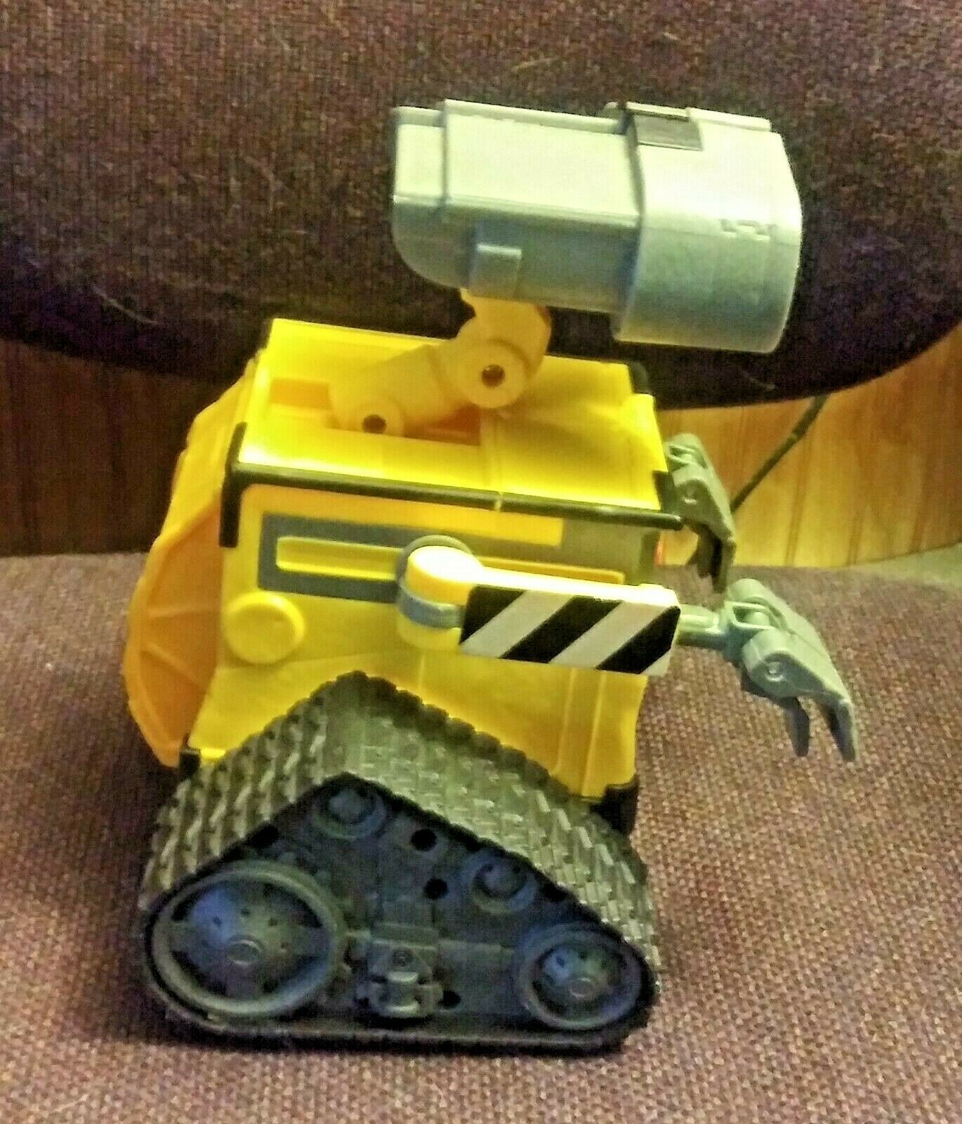 Mattel Disney Wall-E and Pixar Robot Toy GPN30 - Action Figures