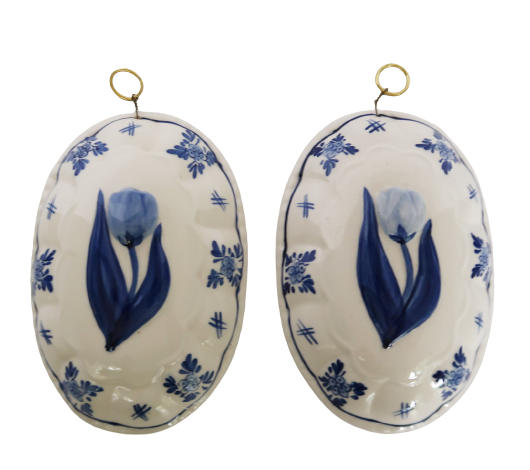 Pair of Vintage Hand Painted Delft Blue Oval Tulip Wall Hangings ...