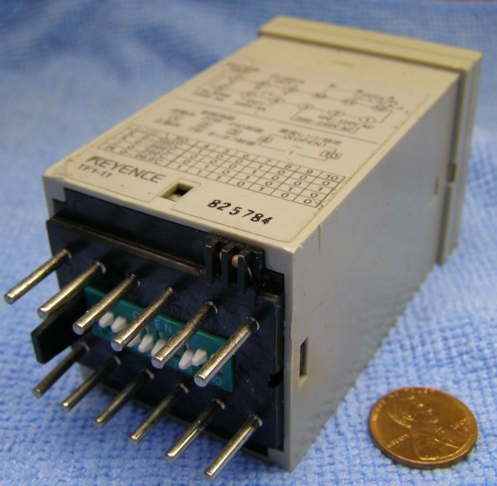 KEYENCE DIGITAL TEMP CONTROLLER TF1-11. - Test, Measurement & Inspection