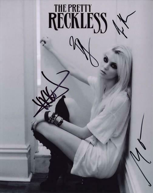 THE PRETTY RECKLESS FULL BAND SIGNED PHOTO 8X10 RP AUTOGRAPHED TAYLOR ...