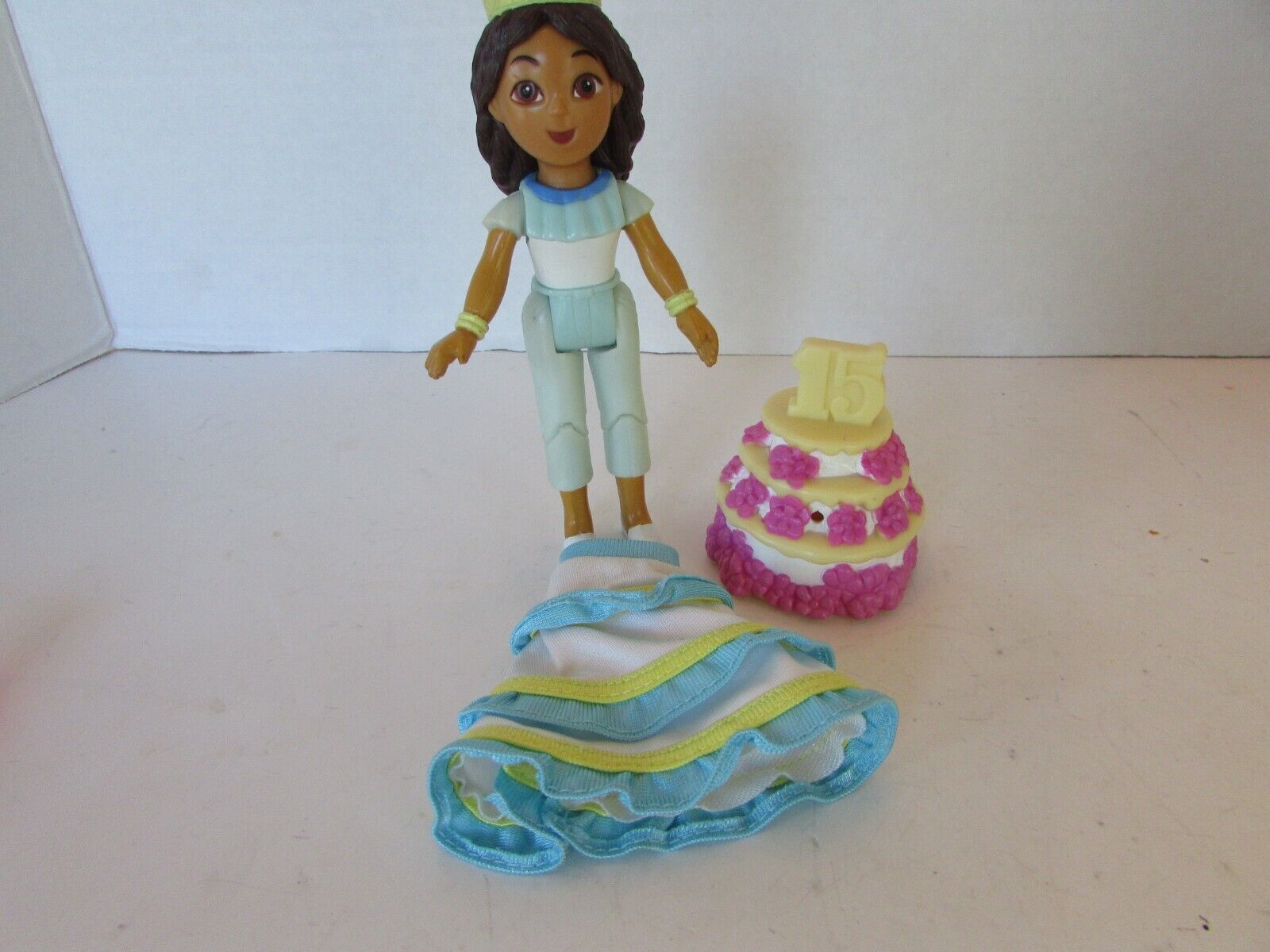 Mattel Dora the Explorer Playset Magical Castle Cousin Daisy 15th ...