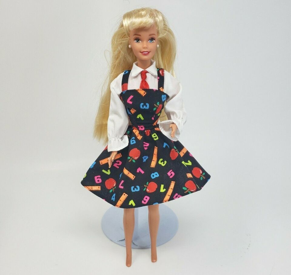 VINTAGE 1995 MATTEL TEACHER BARBIE CLASSROOM DOLL W/ ORIGINAL DRESS ...