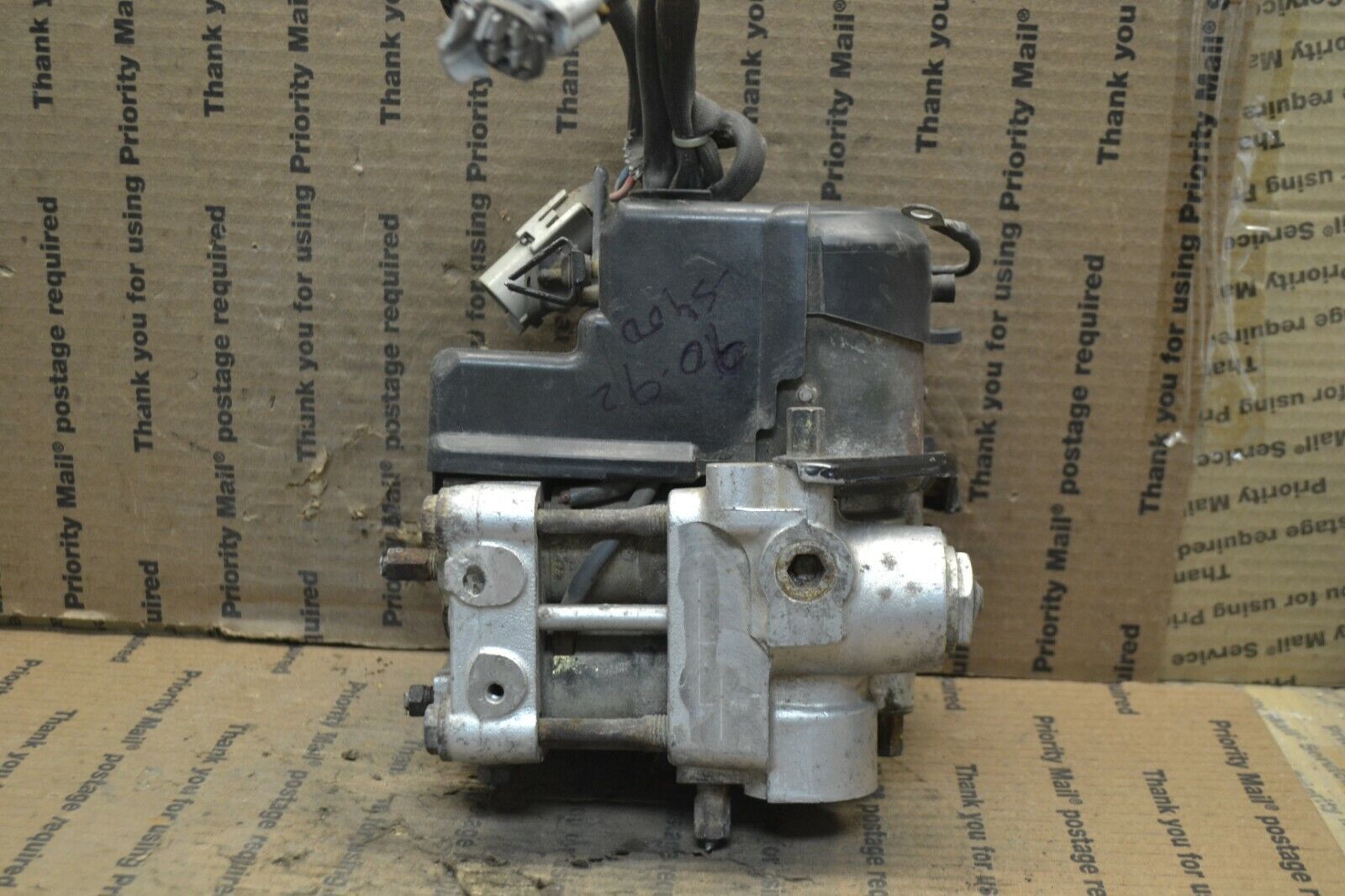 90-92 Lexus LS400 ABS Pump Control OEM 4451050020 Module 122-9d3 - ABS ...