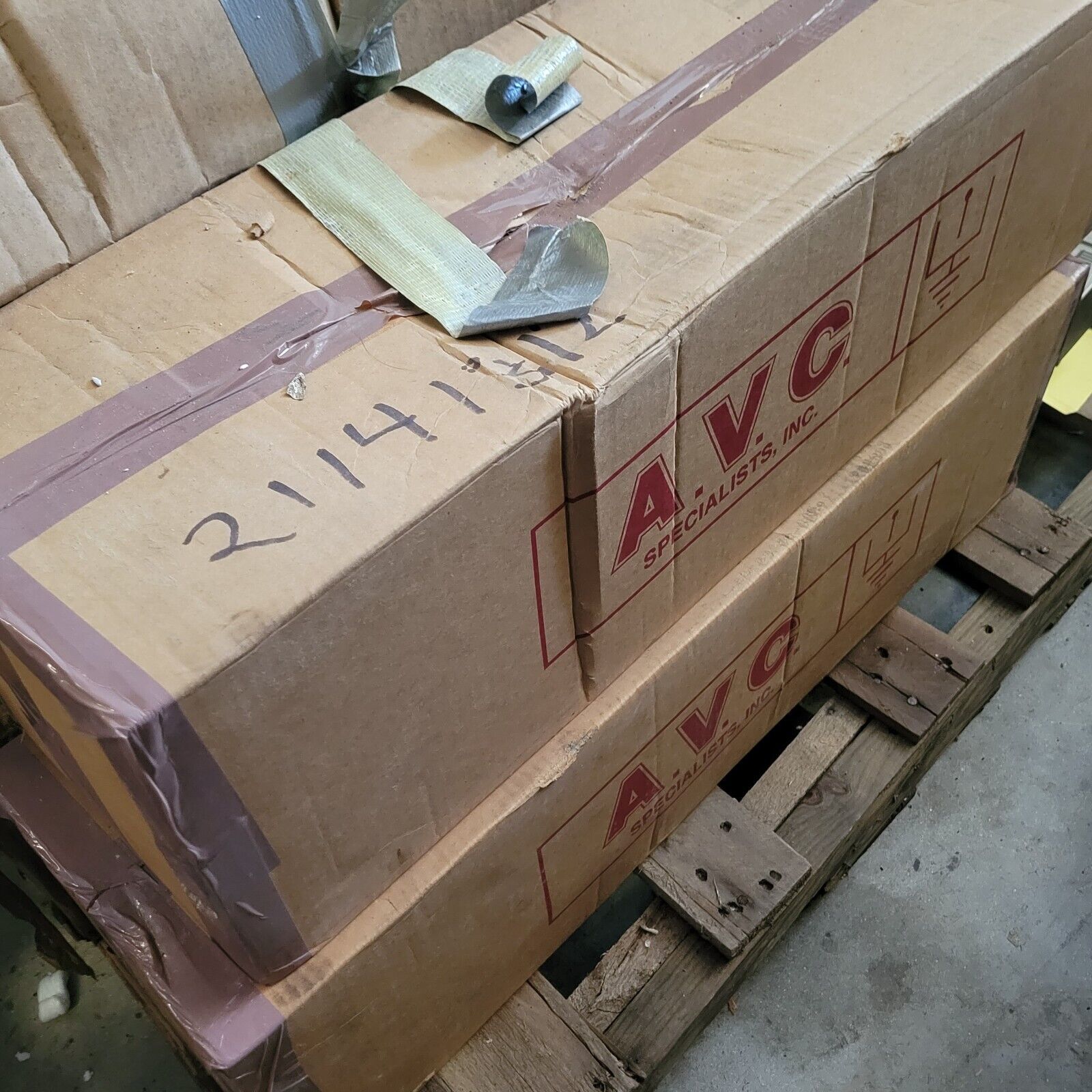 AVC Specialists SR-A1 Solenoid Rapper Vibrator Hopper Funnel Container ...