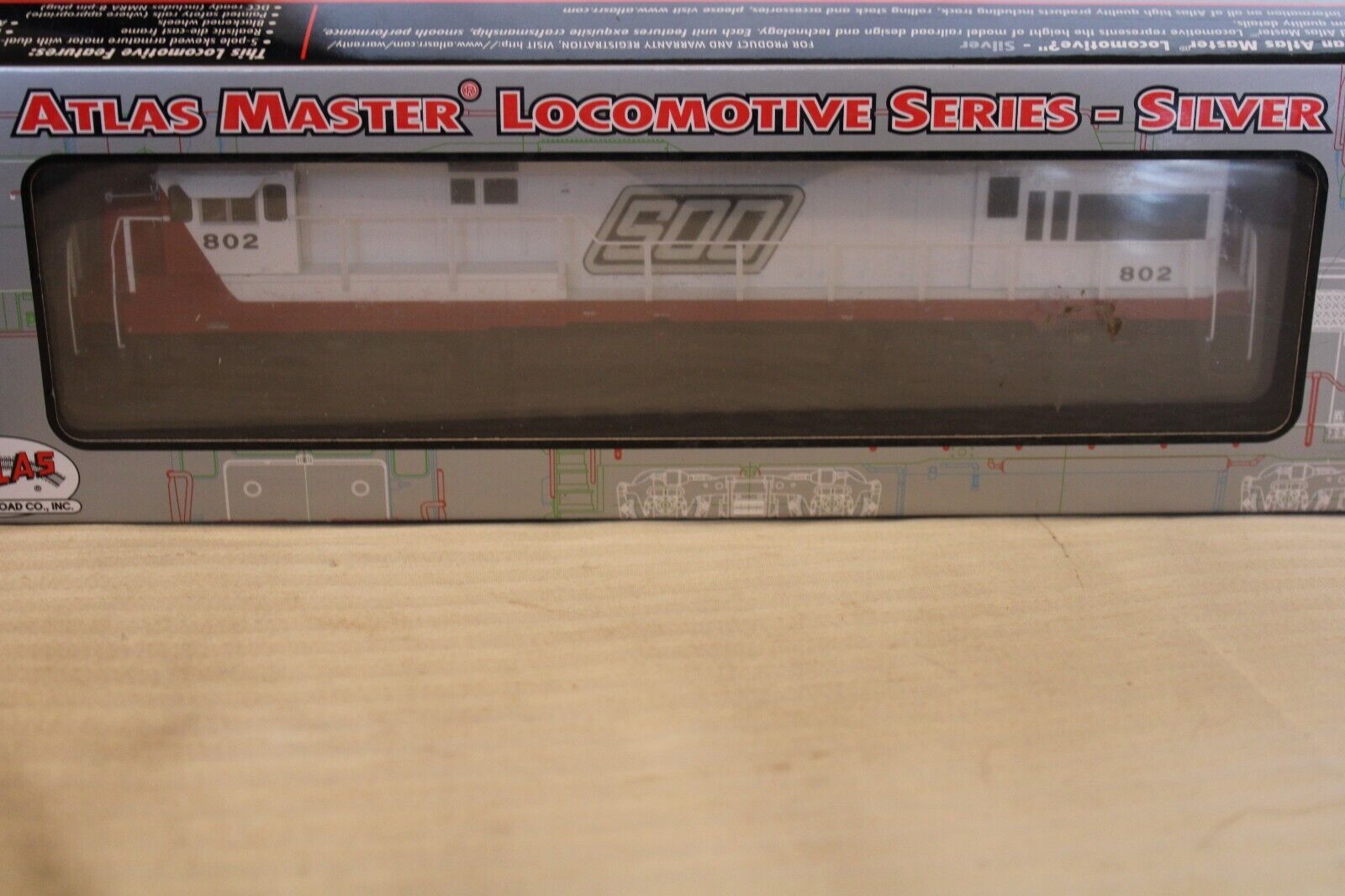 HO Scale Atlas, U30C Diesel Locomotive, Soo Line Railroad, #802 -- 10003560 - Locomotives