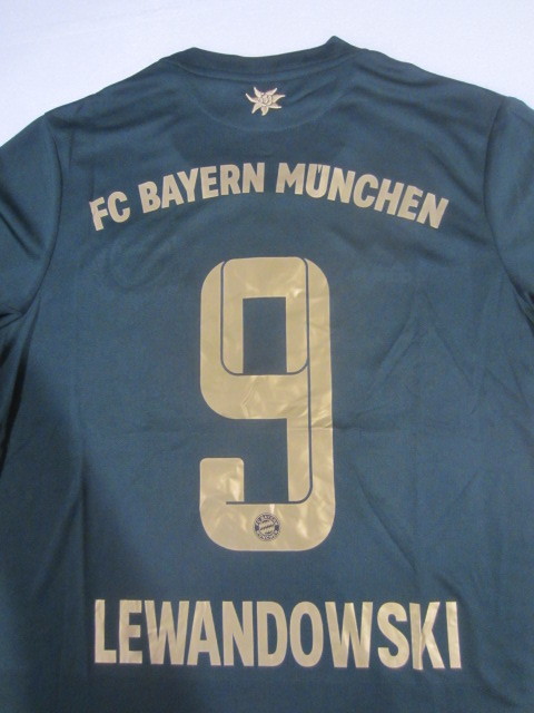 Robert Lewandowski Bayern Munich Oktoberfest Stadium Green Soccer ...