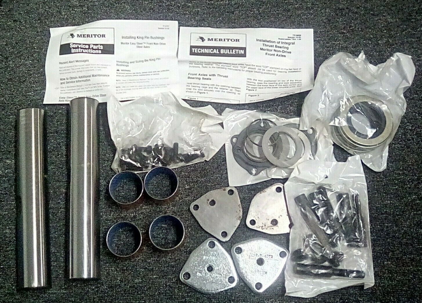 Meritor Front Axle King Pin Kit R201425 Gillig Bus 82-18499-000 - King Pins