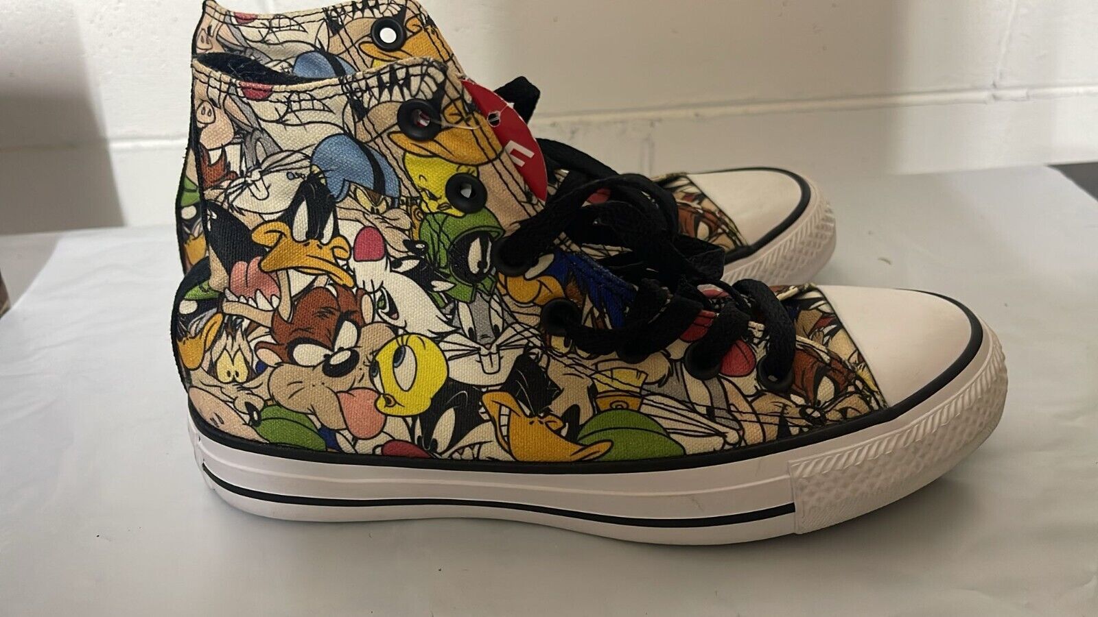 Converse UNISEX Looney Tunes Characters x Chuck Taylor Men5 Women7 ...