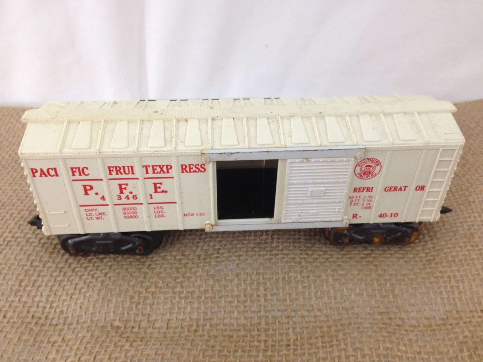 Southern Lines PFE Pacific Fruit Express Toy Train Car - Other