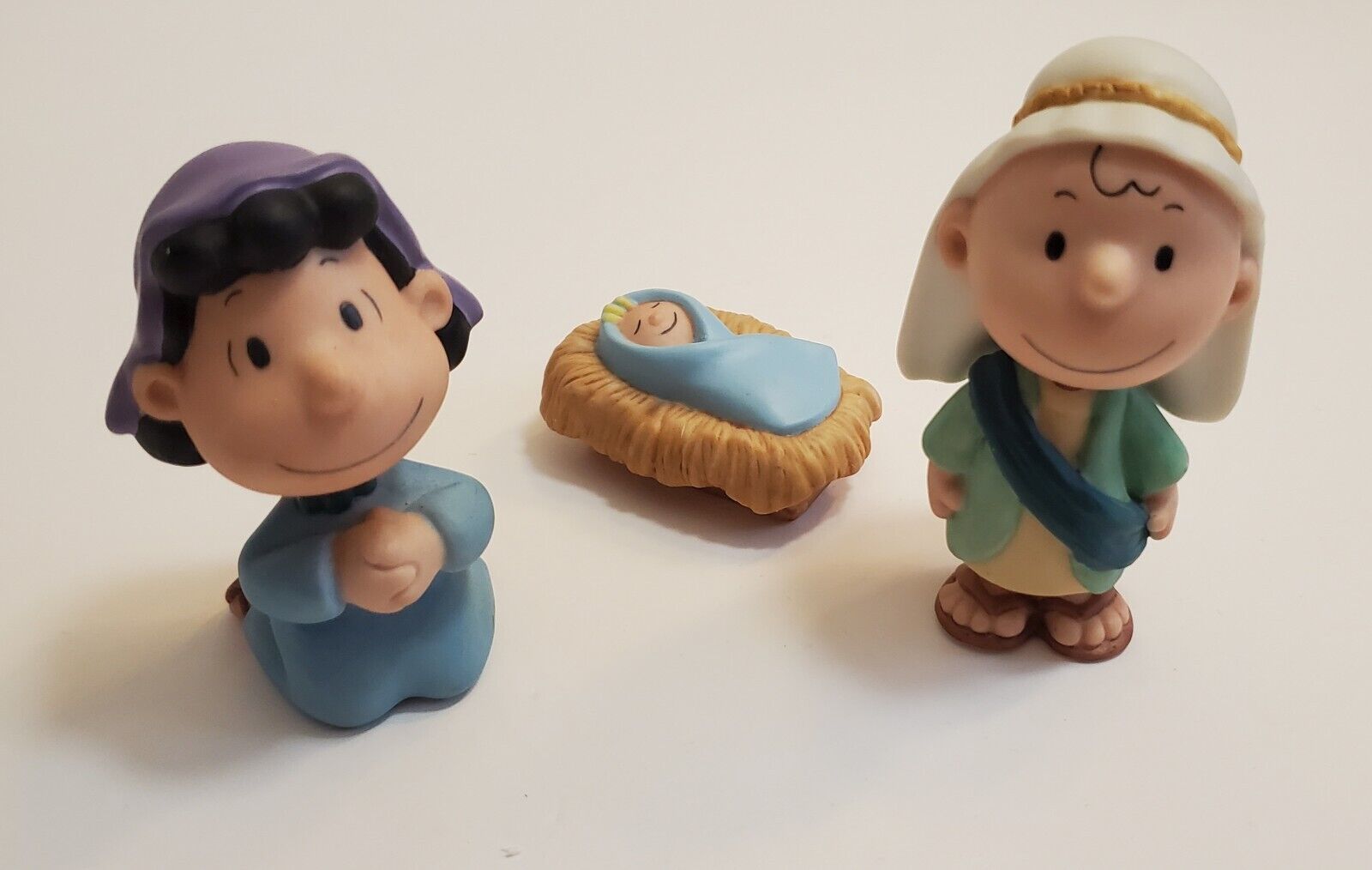 Hallmark Snoopy Peanuts Gallery The Holy Family Figurines w/Original ...