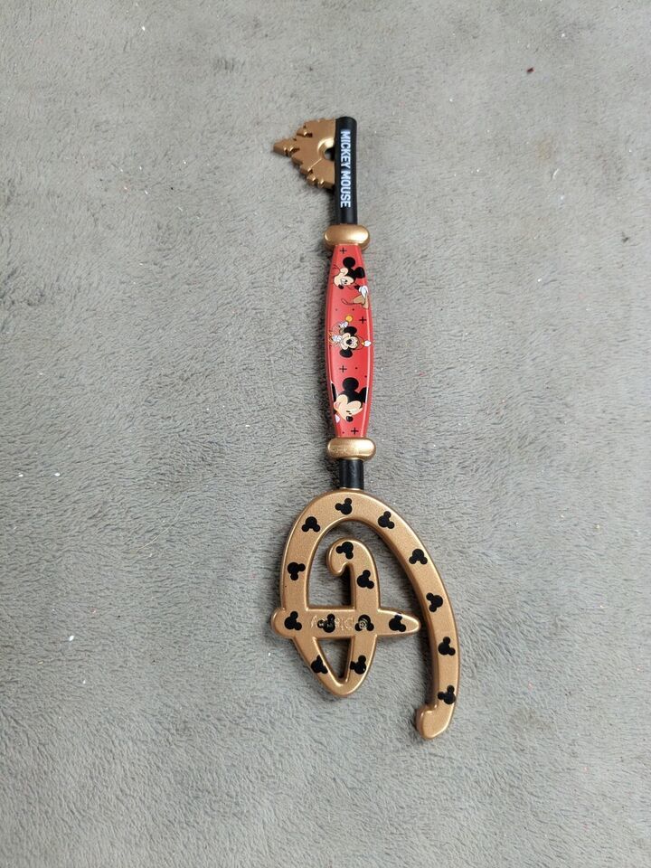Disney Store Key Rare Collectible Mickey Mouse Through The Years ...