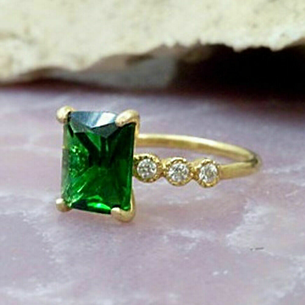 1.00 Ct Emerald Cut Green Emerald Engagement Ring in 14K Yellow Gold ...