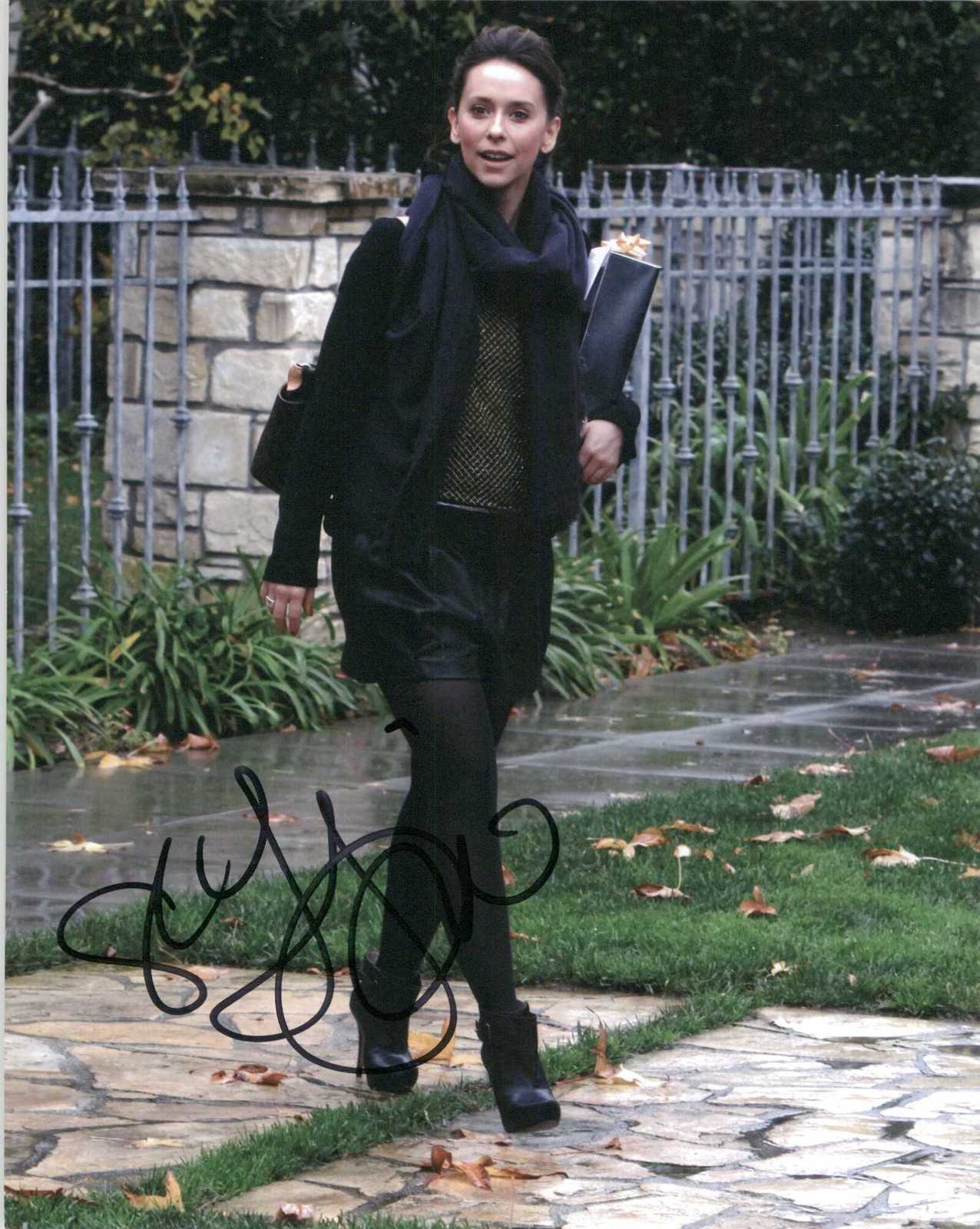 Jennifer Love-Hewitt Signed Autographed Glossy 8x10 Photo - Photographs