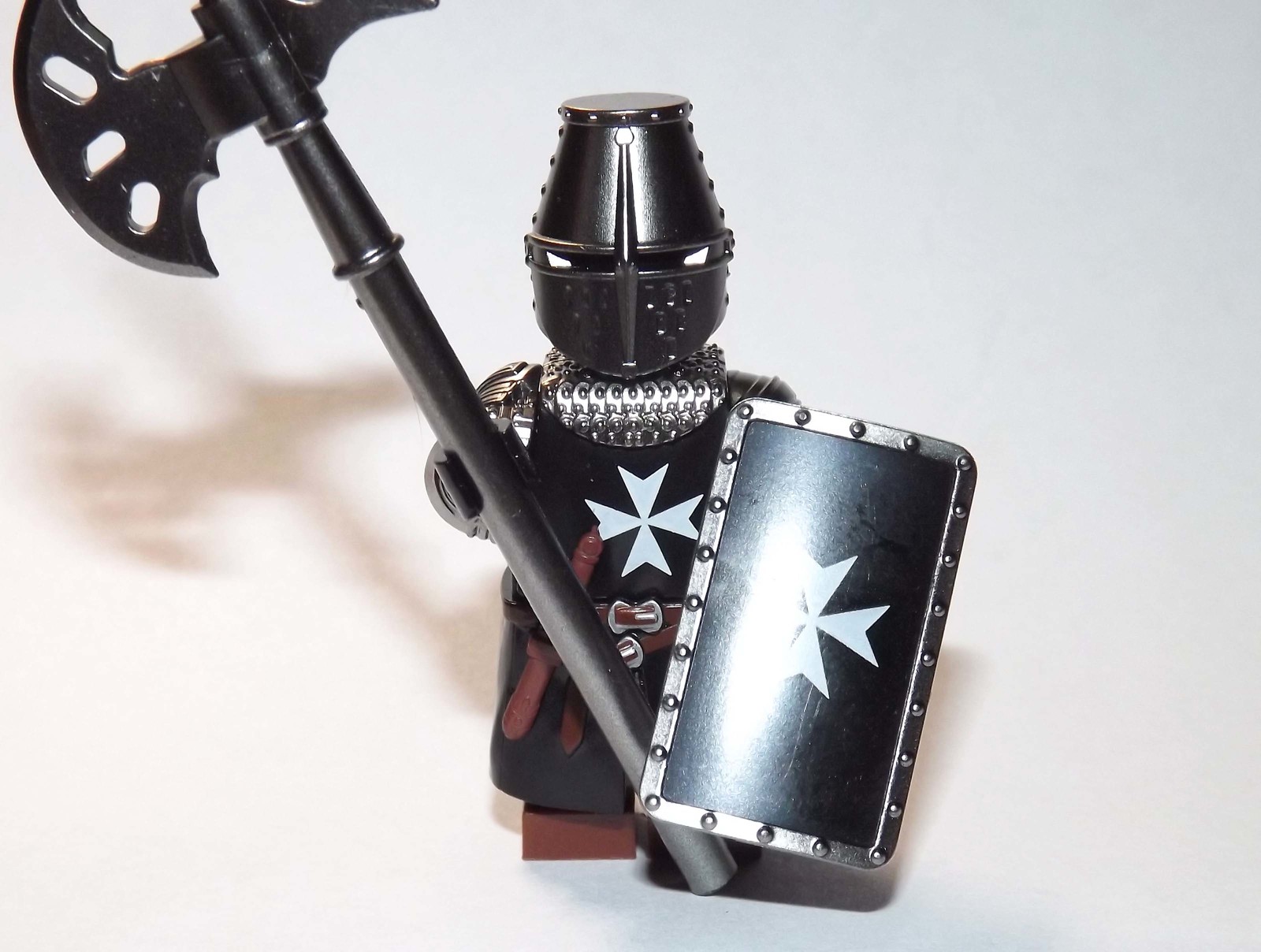 Building Hospitaller Knight Deluxe With Axe Castle Soldier Minifigure ...