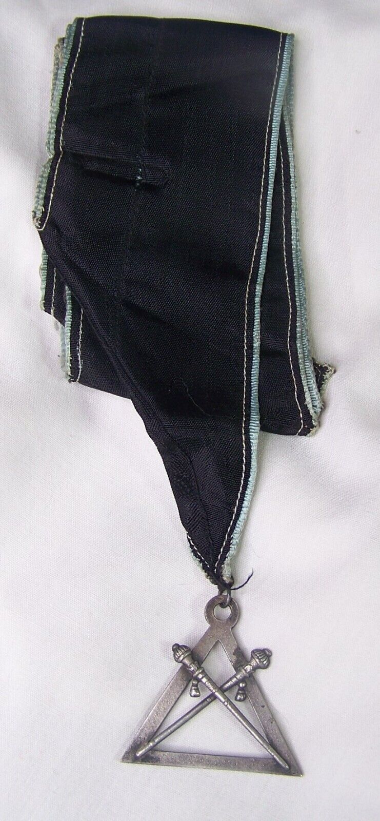 19c ANTIQUE CROSSED SCEPTER MASONIC MEDAL BADGE BALDRIC SASH - Jewels ...