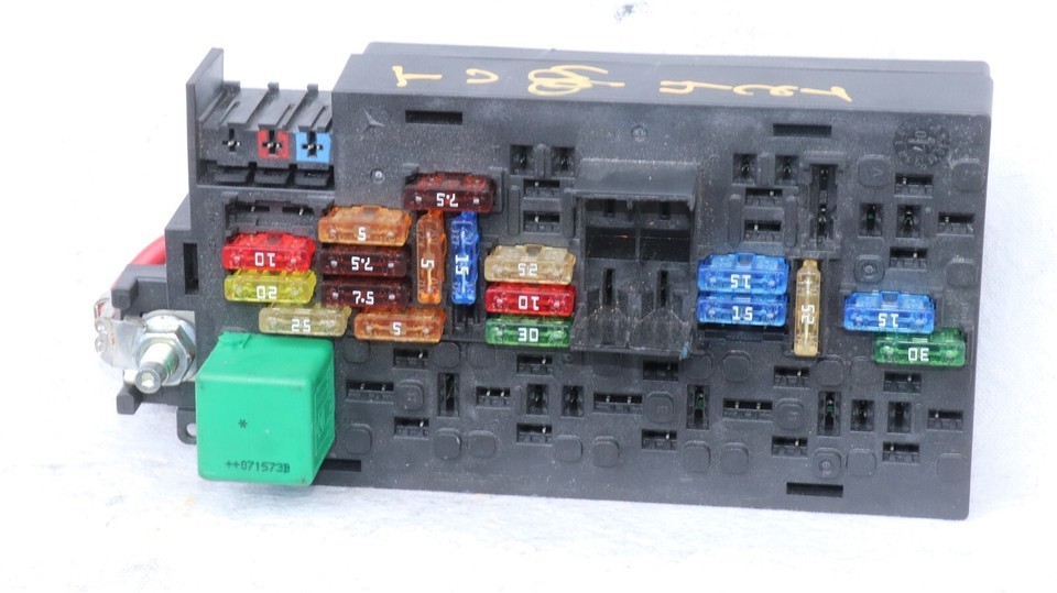Mercedes Front Engine-Bay Fusebox Fuse Relay Junction Box A1645402972 ...