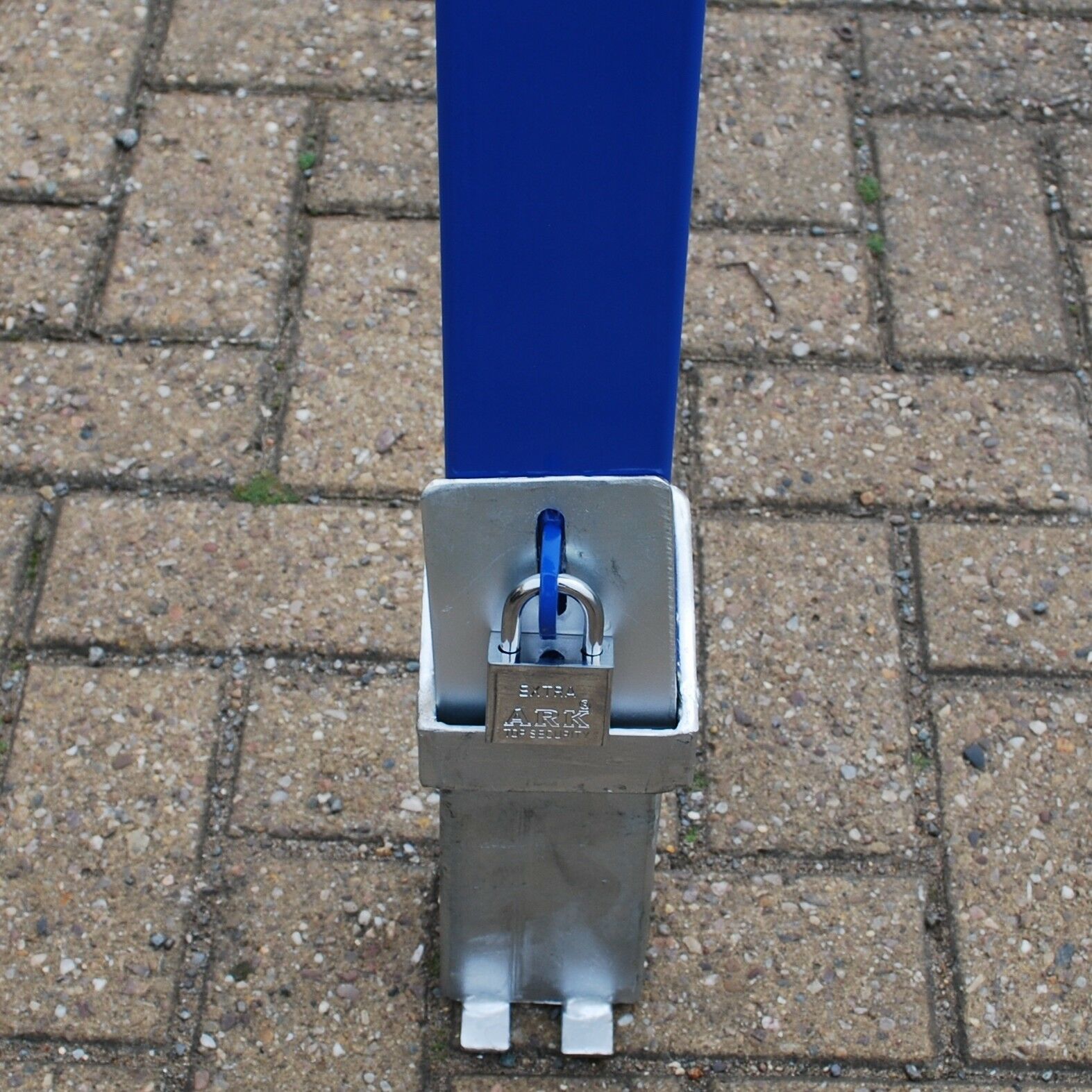 Heavy Duty Blue 100P Removable Security Post & Padlock (Lock Options ...