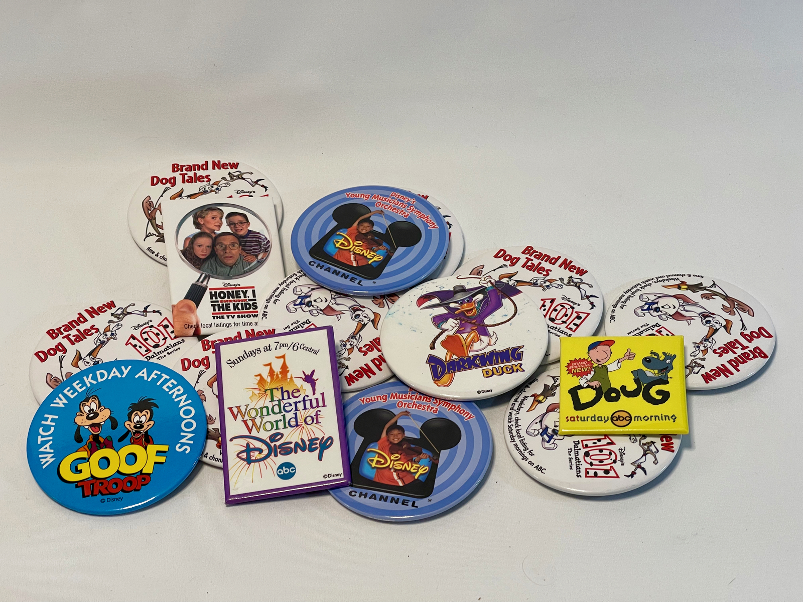 The Disney Store Cast Member Buttons - Disney on Television (Coll. of 7 ...
