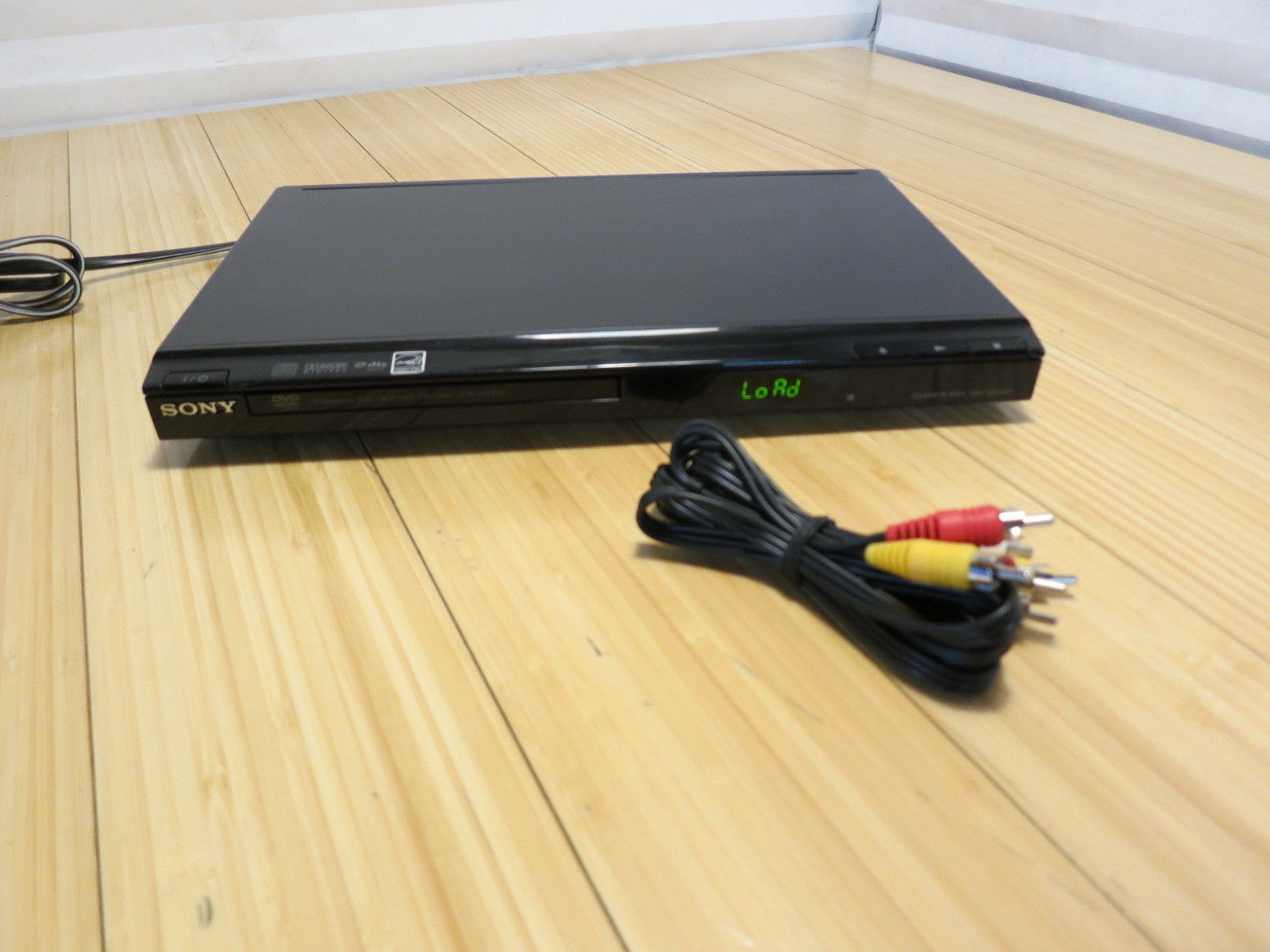 Sony DVP-SR200P DVD - CD Player with video cables - Ultra Slim Design ... Sony DVP-SR200P DVD - CD Player with video cables - Ultra Slim Design ...