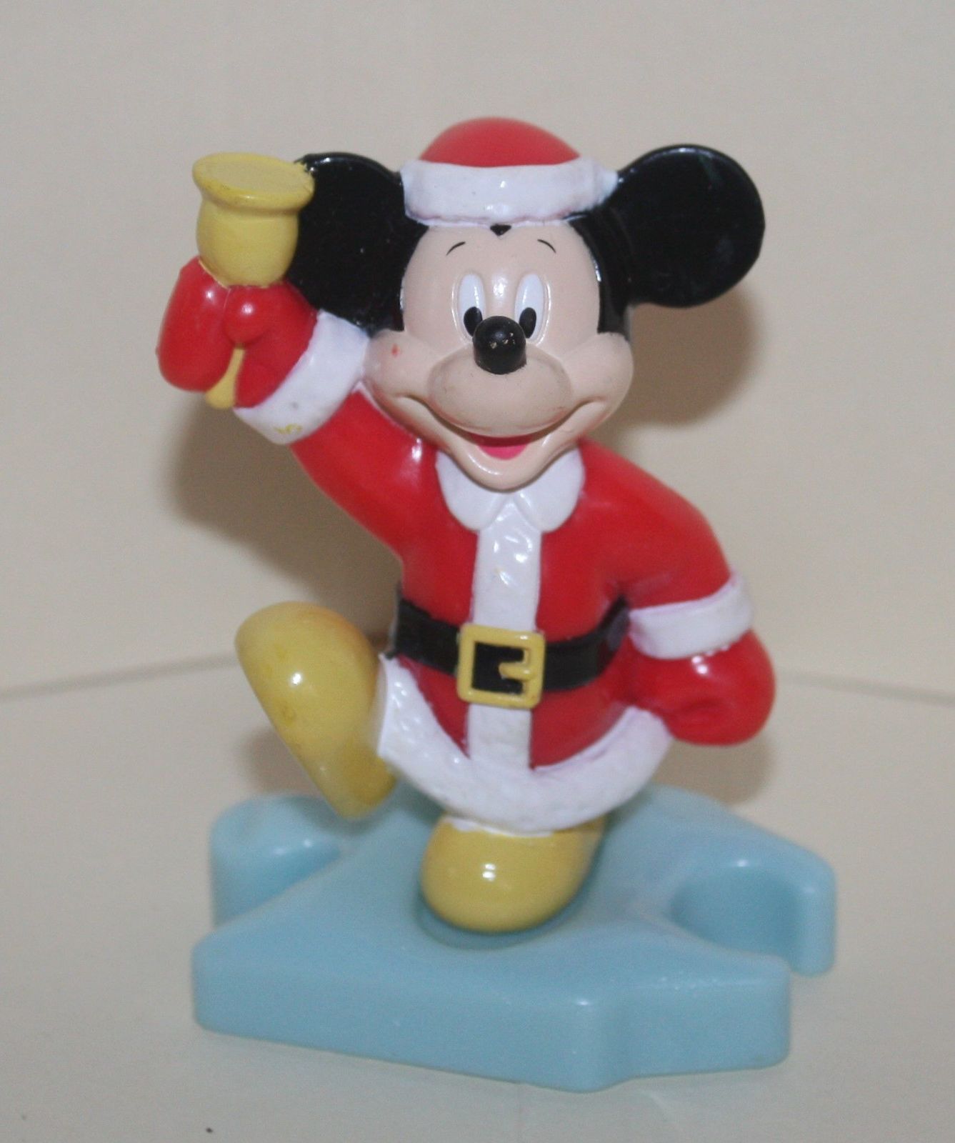 2000 McDonalds Disney Video Showcase Once Upon a Christmas Mickey Mouse ...