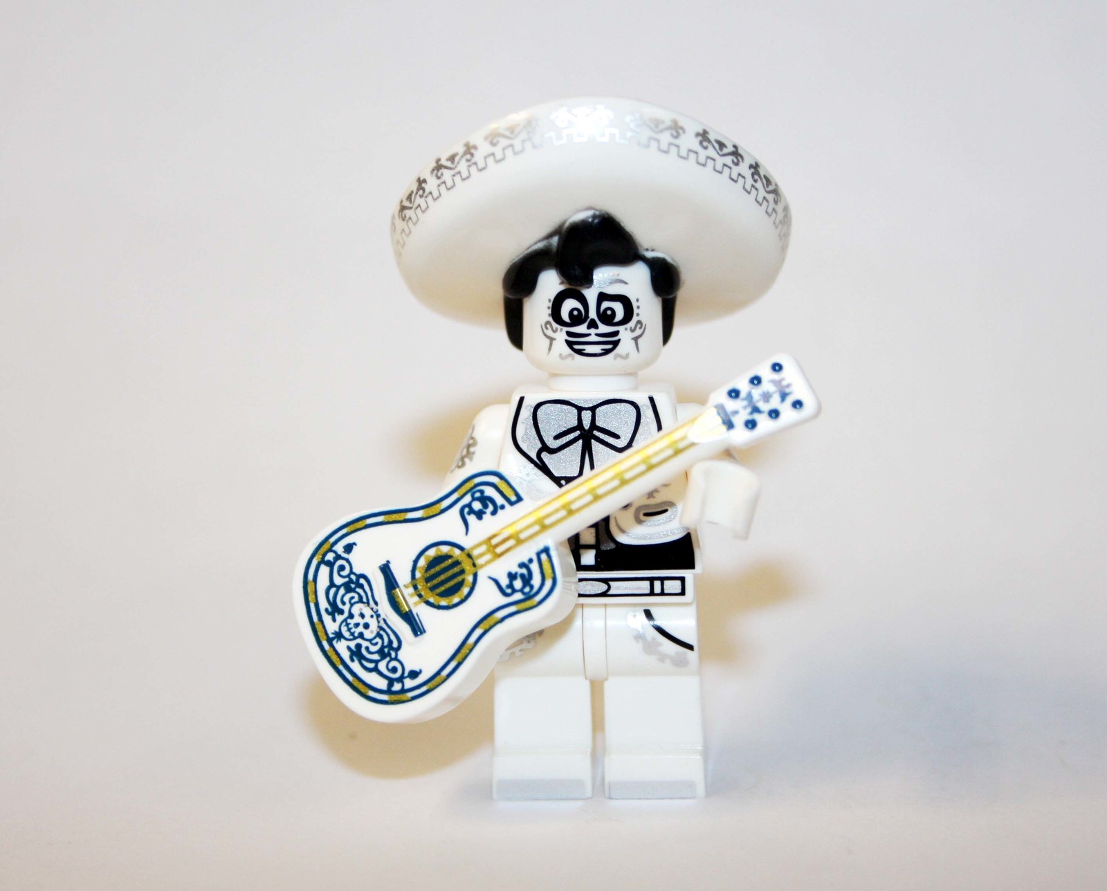 Building Block Ernesto de la Cruz Coco Disney Minifigure US Toy ...