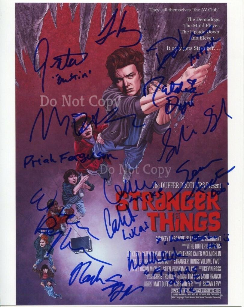 STRANGER THINGS CAST SIGNED PHOTO 8X10 RP MILLIE BOBBY BROWN GATEN ...