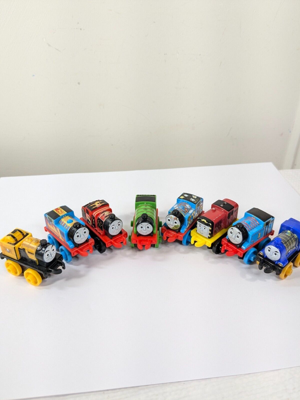 Thomas & Friends train mini set 8 motorized railway race way mystery ...