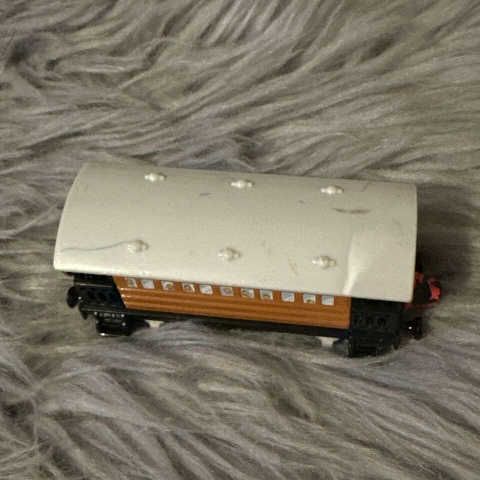 Vtg Ertl Die Cast Henrietta Passenger Car Thomas The Tank Engine ...