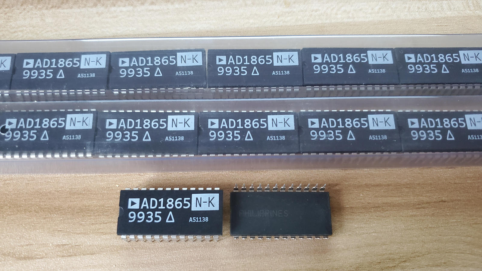 AD1865, AD1865N-K, Dual 18bit 16xFs DAC, DIP-24, ADI Brand New ...