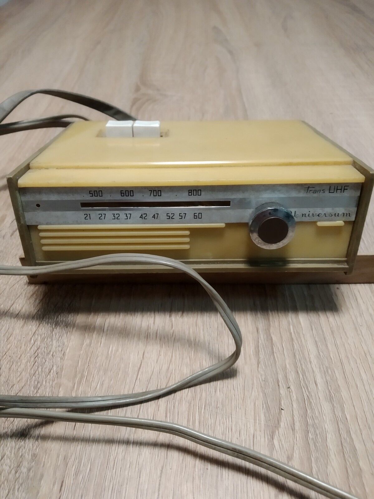 Radio vintage trans UHF universum vintage. 1950-60 - Transistor Radios