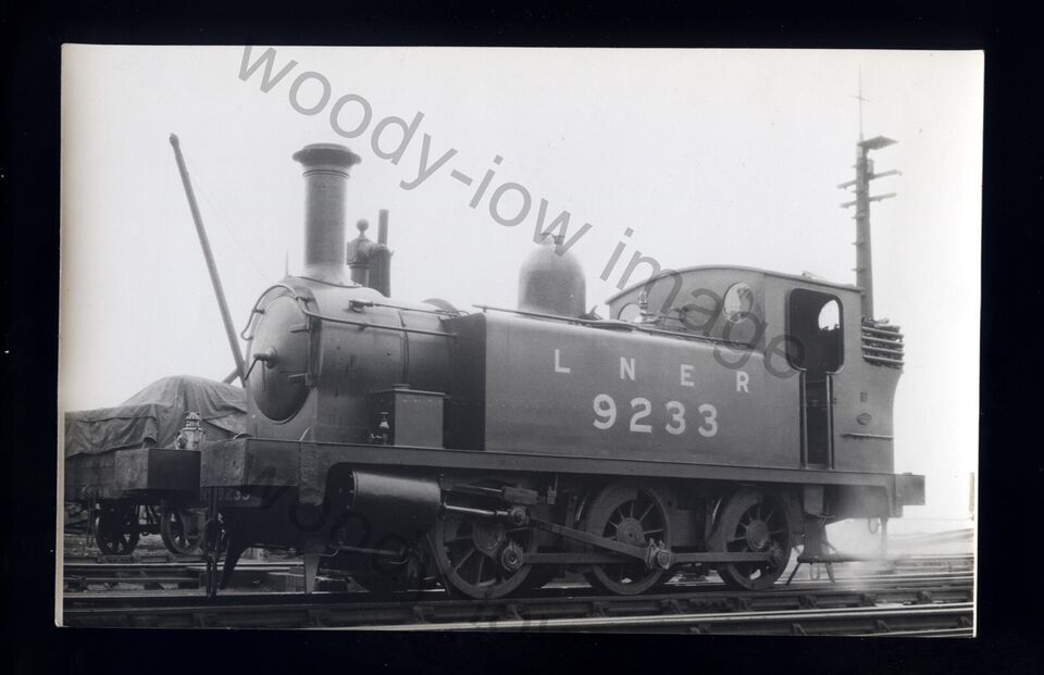 ry1912 - LNER Railway Engine No.9233 c1930/40s - photograph - Photographs